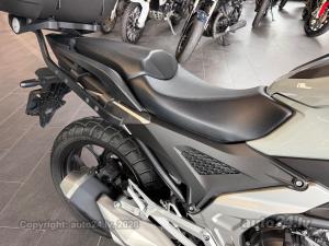 Pelēks Honda NC 750 2023 Tallina, ar dzinēja tilpumu 0.75 L un nobraukumu 1 tūkst. km par 7990 €, foto 9 vietnē AUTOMOTO.COM.LV