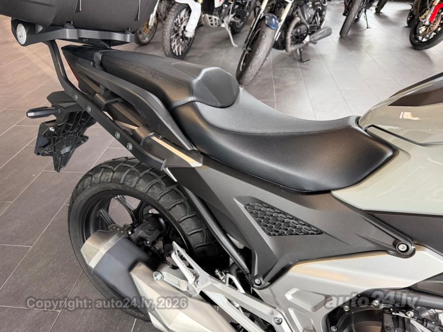 Pelēks Honda NC 750 2023 Tallina, ar dzinēja tilpumu 0.75 L un nobraukumu 1 tūkst. km par 7990 €, foto 9 vietnē AUTOMOTO.COM.LV