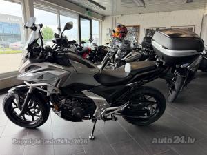 Pelēks Honda NC 750 2023 Tallina, ar dzinēja tilpumu 0.75 L un nobraukumu 1 tūkst. km par 7990 €, foto 15 vietnē AUTOMOTO.COM.LV