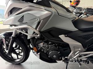 Pelēks Honda NC 750 2023 Tallina, ar dzinēja tilpumu 0.75 L un nobraukumu 1 tūkst. km par 7990 €, foto 17 vietnē AUTOMOTO.COM.LV
