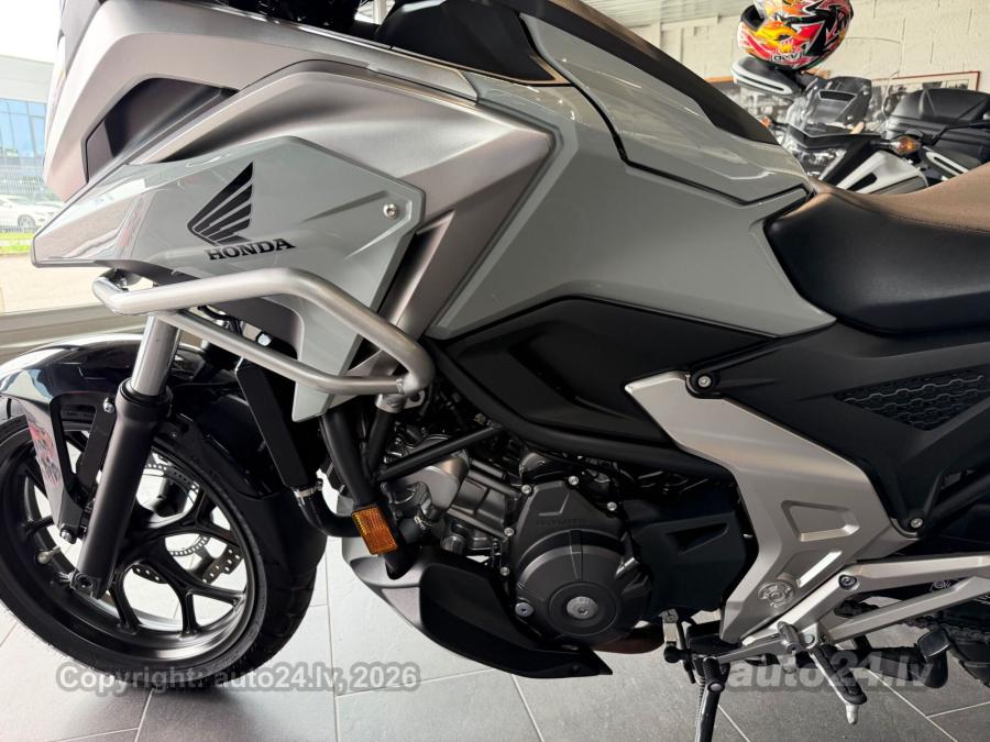 Pelēks Honda NC 750 2023 Tallina, ar dzinēja tilpumu 0.75 L un nobraukumu 1 tūkst. km par 7990 €, foto 17 vietnē AUTOMOTO.COM.LV