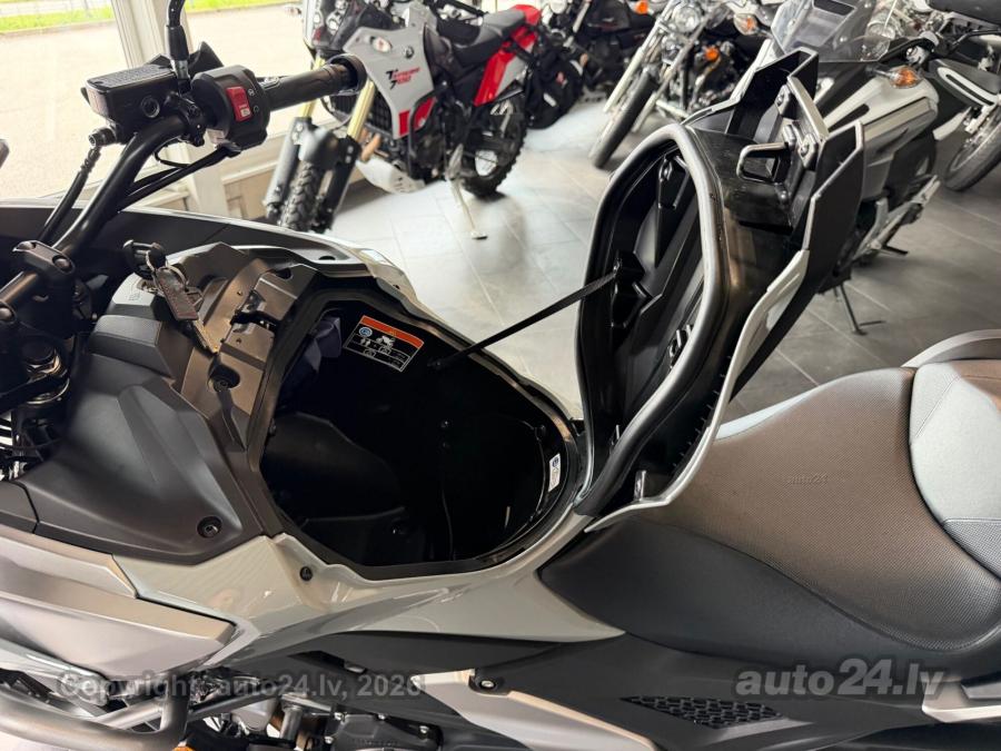 Pelēks Honda NC 750 2023 Tallina, ar dzinēja tilpumu 0.75 L un nobraukumu 1 tūkst. km par 7990 €, foto 22 vietnē AUTOMOTO.COM.LV