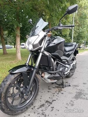 Хонда NC 750 2012 в Таллин, объемом двигателя 0.67 л и пробегом 29 тыс. км за 3800 €, фото 3 на AUTOMOTO.COM.LV