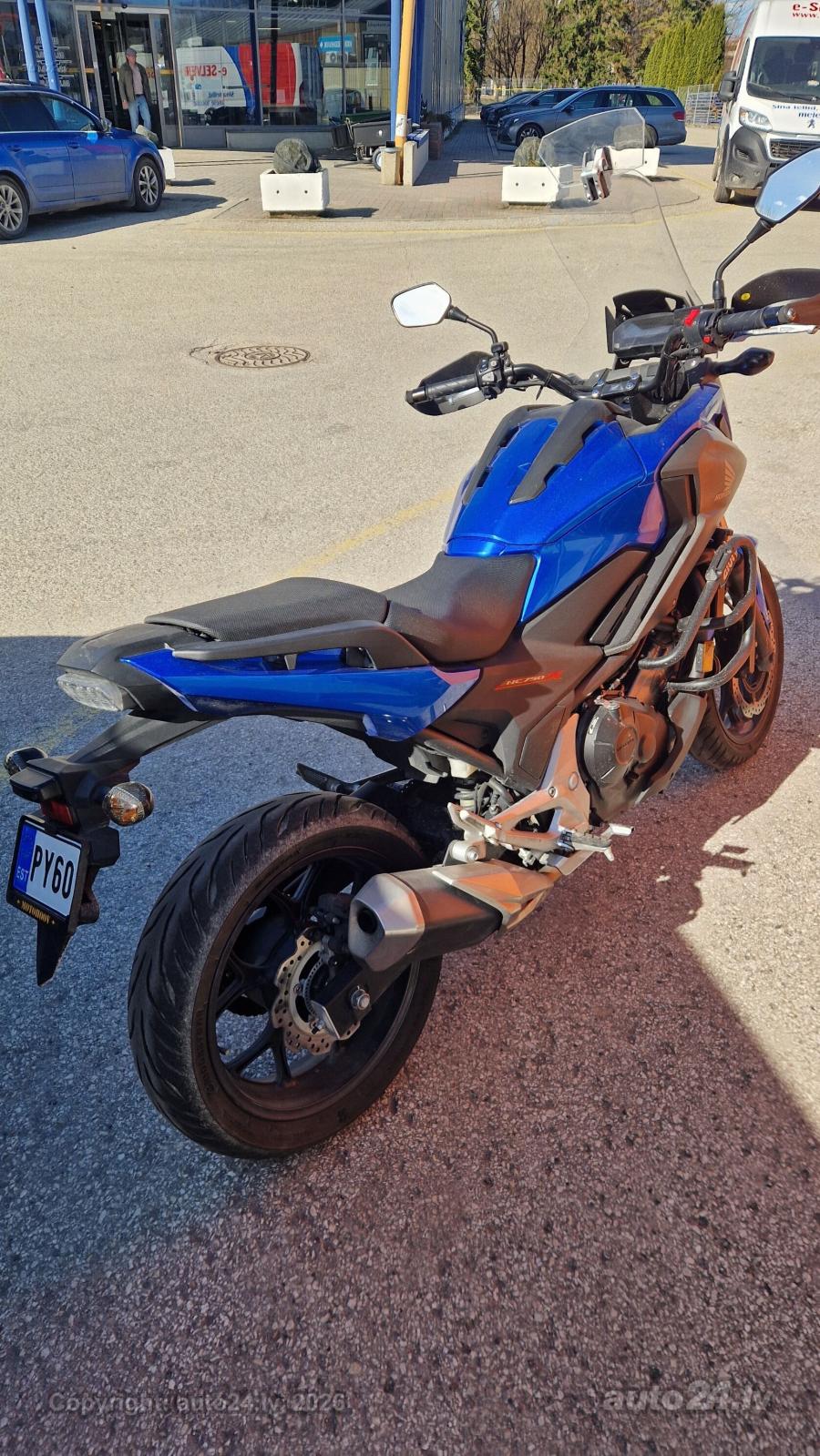 Хонда NC 750 2020 в Таллин, объемом двигателя 0.75 л и пробегом 17 тыс. км за 4999 €, фото 4 на AUTOMOTO.COM.LV