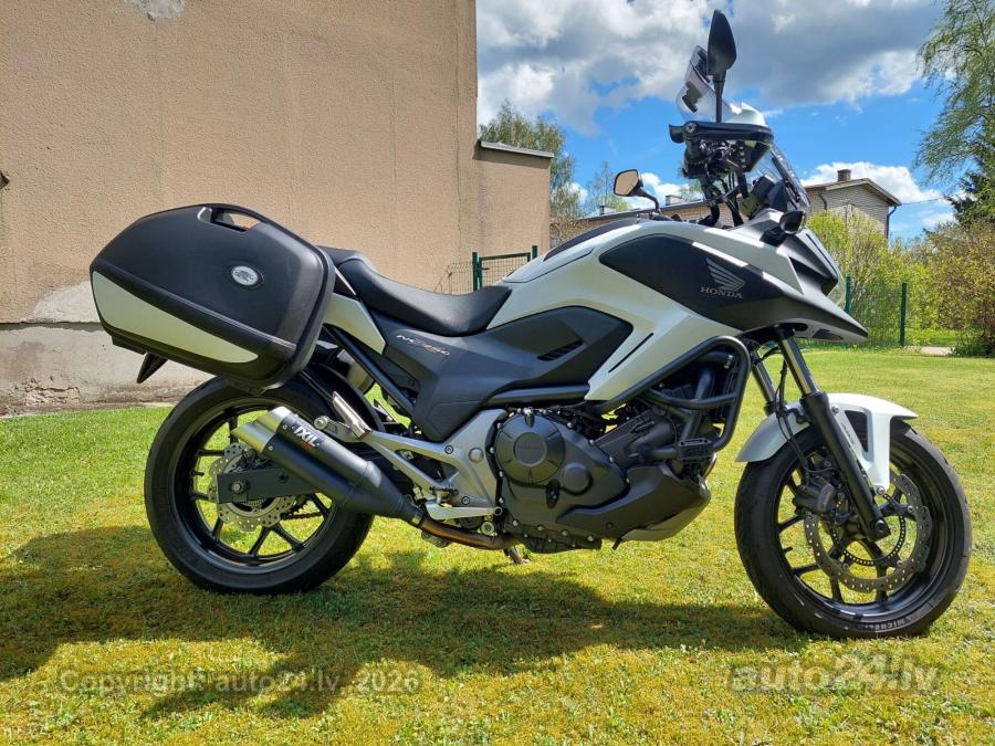 Balts Honda NC 750 2015 Rakvere, ar dzinēja tilpumu 0.75 L un nobraukumu 31 tūkst. km par 4321 €, foto 1 vietnē AUTOMOTO.COM.LV