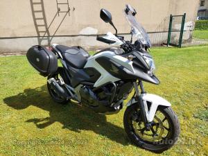 Balts Honda NC 750 2015 Rakvere, ar dzinēja tilpumu 0.75 L un nobraukumu 31 tūkst. km par 4321 €, foto 3 vietnē AUTOMOTO.COM.LV