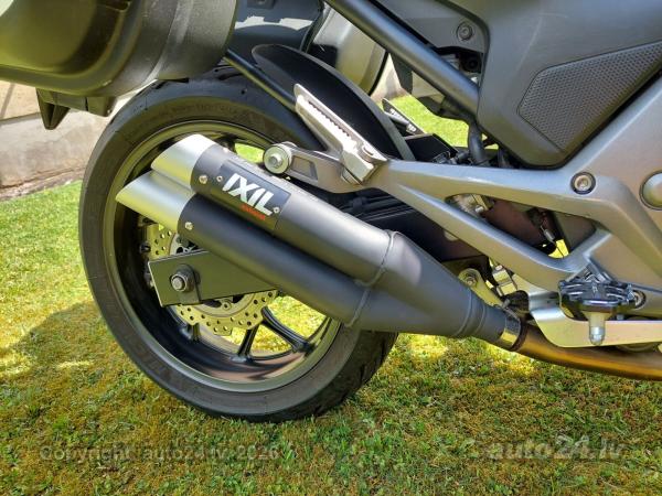 White Honda NC 750 2015 in Rakvere, with an engine capacity of 0.75 L and mileage of 32 thousand km for 4321 €, photo 10 on AUTOMOTO.COM.LV