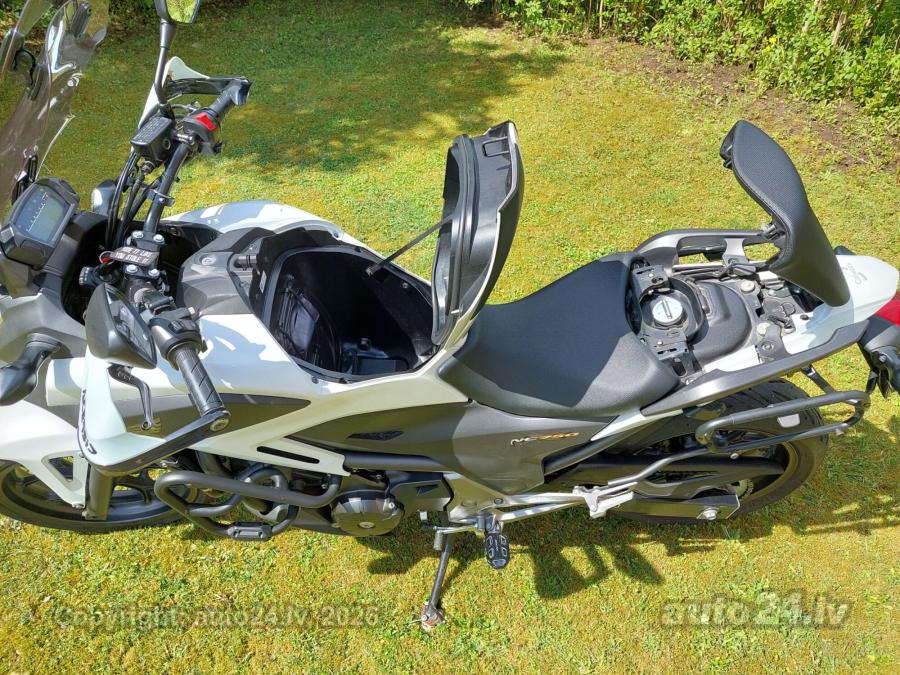 Balts Honda NC 750 2015 Rakvere, ar dzinēja tilpumu 0.75 L un nobraukumu 31 tūkst. km par 4321 €, foto 15 vietnē AUTOMOTO.COM.LV