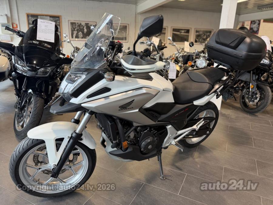 White Honda NC 750 2016 in Tallinn, with an engine capacity of 0.75 L and mileage of 35 thousand km for 4790 €, photo 11 on AUTOMOTO.COM.LV