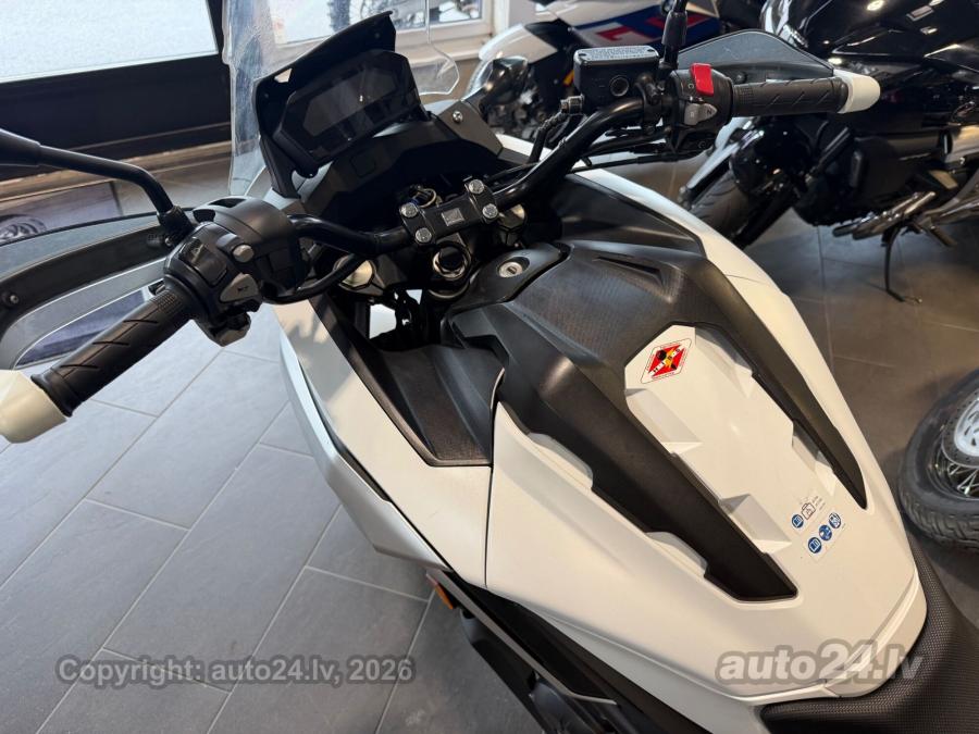 White Honda NC 750 2016 in Tallinn, with an engine capacity of 0.75 L and mileage of 35 thousand km for 4790 €, photo 14 on AUTOMOTO.COM.LV