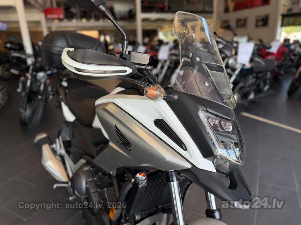 White Honda NC 750 2016 in Tallinn, with an engine capacity of 0.75 L and mileage of 35 thousand km for 4590 €, photo 9 on AUTOMOTO.COM.LV