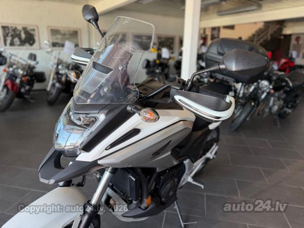 White Honda NC 750 2016 in Tallinn, with an engine capacity of 0.75 L and mileage of 35 thousand km for 4590 €, photo 10 on AUTOMOTO.COM.LV