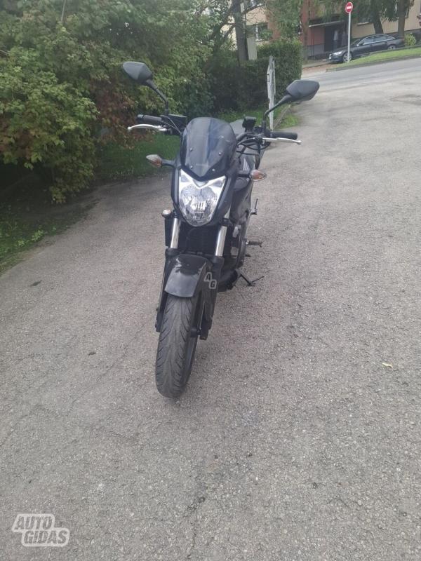 Melns Honda NC 750S 2015 Joniškis, ar dzinēja tilpumu 0.75 L un nobraukumu 44 tūkst. km par 2600 €, foto 3 vietnē AUTOMOTO.COM.LV