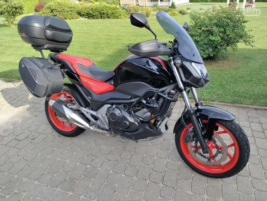 Melns Honda NC 750S 2016 Plungė, ar dzinēja tilpumu 0.75 L un nobraukumu 31 tūkst. km par 5400 €, foto 2 vietnē AUTOMOTO.COM.LV