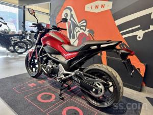 Хонда NC 750S 2015 в Рига, объемом двигателя 0.75 л и пробегом 0 тыс. км за 4299 €, фото 3 на AUTOMOTO.COM.LV
