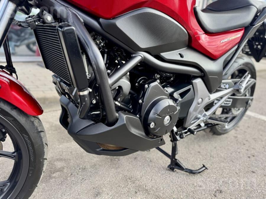 Хонда NC 750S 2015 в Рига, объемом двигателя 0.75 л и пробегом 0 тыс. км за 4299 €, фото 8 на AUTOMOTO.COM.LV