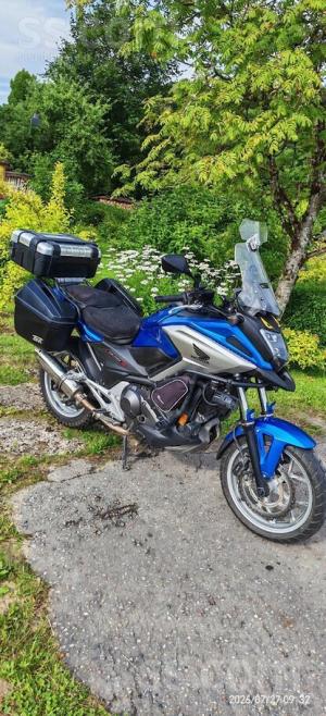Honda NC 750XD 2015 in Ogre, with an engine capacity of 0.75 L and mileage of 0 thousand km for 4500 €, photo 4 on AUTOMOTO.COM.LV