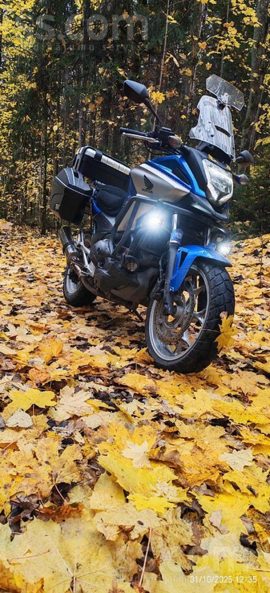 Honda NC 750XD 2015 in Aizkraukle, with an engine capacity of 0.75 L and mileage of 0 thousand km for 4500 €, photo 3 on AUTOMOTO.COM.LV
