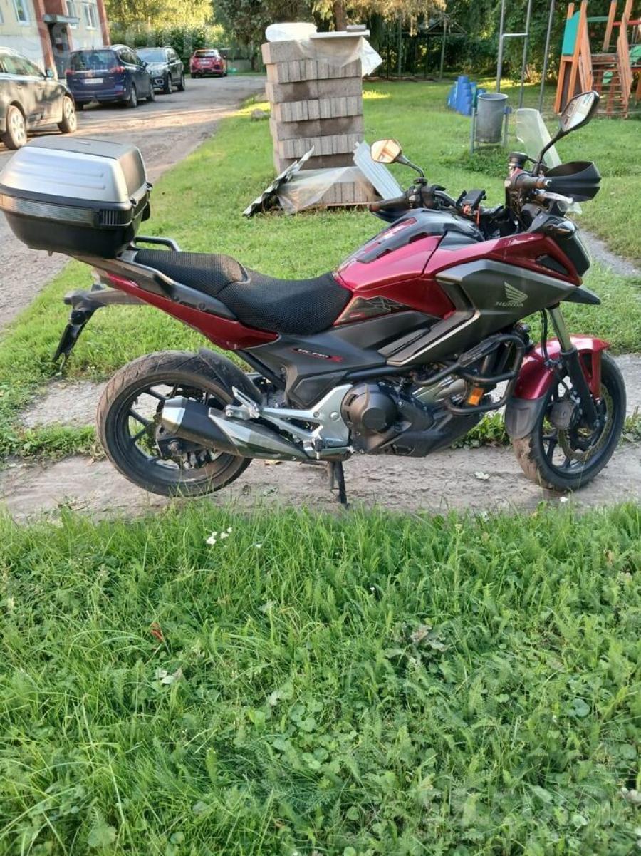 Honda NC 750XD 2019 in Riga, with an engine capacity of 0.75 L and mileage of 0 thousand km for 5500 €, photo 4 on AUTOMOTO.COM.LV
