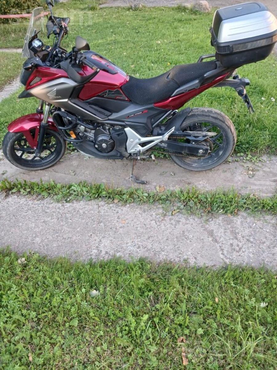 Honda NC 750XD 2019 in Riga, with an engine capacity of 0.75 L and mileage of 0 thousand km for 5500 €, photo 5 on AUTOMOTO.COM.LV