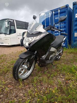 Melns Honda NC 2012 Kauņa, ar dzinēja tilpumu 0.70 L un nobraukumu 70 tūkst. km par 1800 €, foto 4 vietnē AUTOMOTO.COM.LV