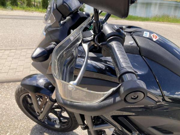 Black Honda NC 2012 in Utena, with an engine capacity of 0.70 L and mileage of 53 thousand km for 3850 €, photo 8 on AUTOMOTO.COM.LV