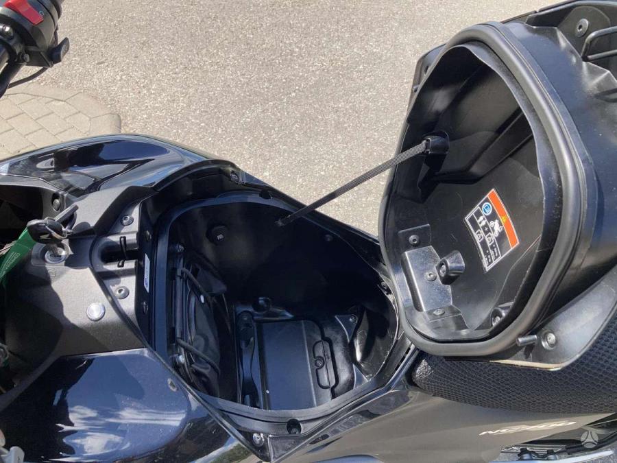Black Honda NC 2012 in Utena, with an engine capacity of 0.70 L and mileage of 53 thousand km for 3850 €, photo 12 on AUTOMOTO.COM.LV