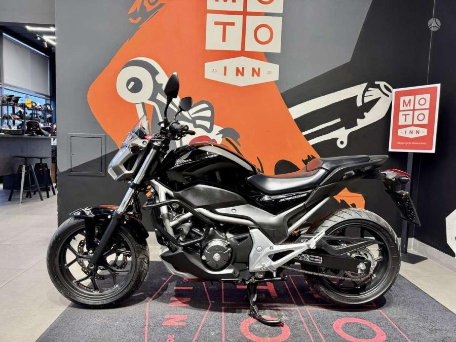 Melns Honda NC 2013 Viļņa, ar dzinēja tilpumu 0.70 L un nobraukumu 20 tūkst. km par 3499 €, foto 4 vietnē AUTOMOTO.COM.LV