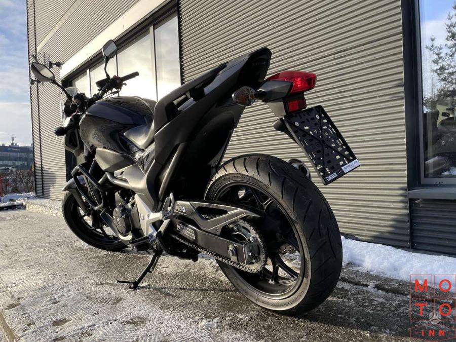Melns Honda NC 2013 Rīga, ar dzinēja tilpumu 0.70 L un nobraukumu 18 tūkst. km par 3499 €, foto 3 vietnē AUTOMOTO.COM.LV