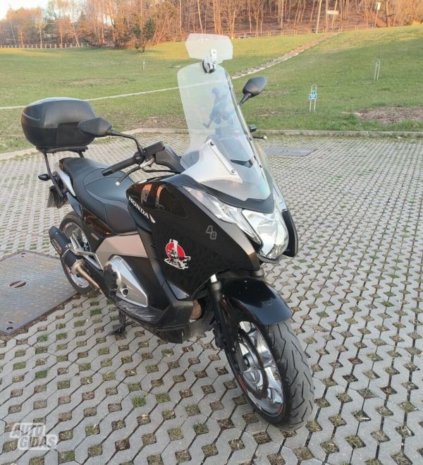 Melns Honda NC 2013 Kauņa, ar dzinēja tilpumu 0.70 L un nobraukumu 30 tūkst. km par 3300 €, foto 2 vietnē AUTOMOTO.COM.LV