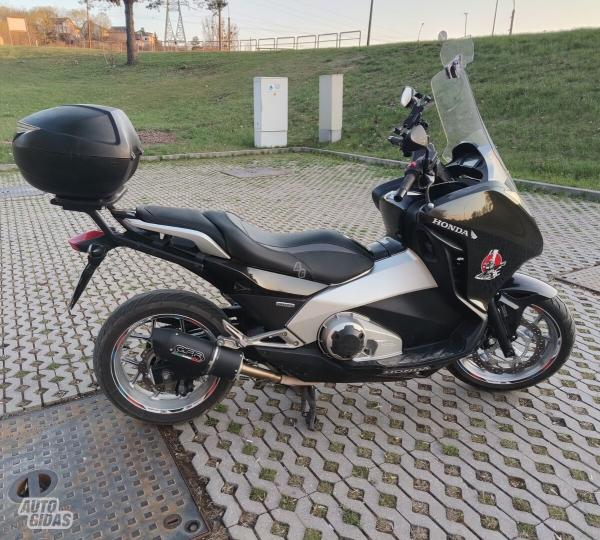 Melns Honda NC 2013 Kauņa, ar dzinēja tilpumu 0.70 L un nobraukumu 30 tūkst. km par 3300 €, foto 3 vietnē AUTOMOTO.COM.LV