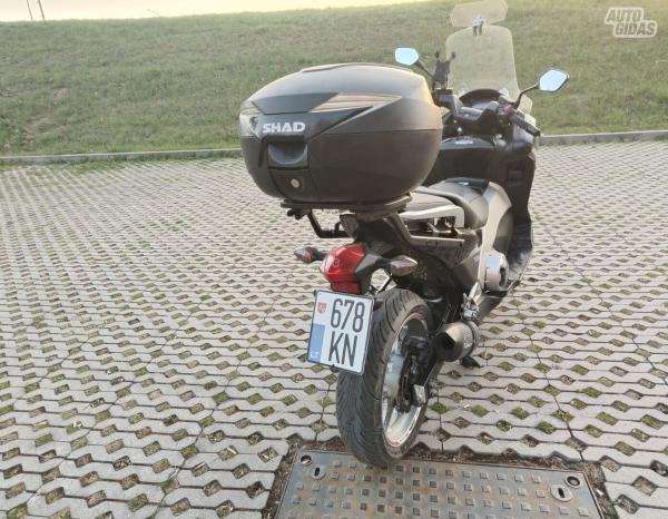 Melns Honda NC 2013 Kauņa, ar dzinēja tilpumu 0.70 L un nobraukumu 30 tūkst. km par 3300 €, foto 4 vietnē AUTOMOTO.COM.LV