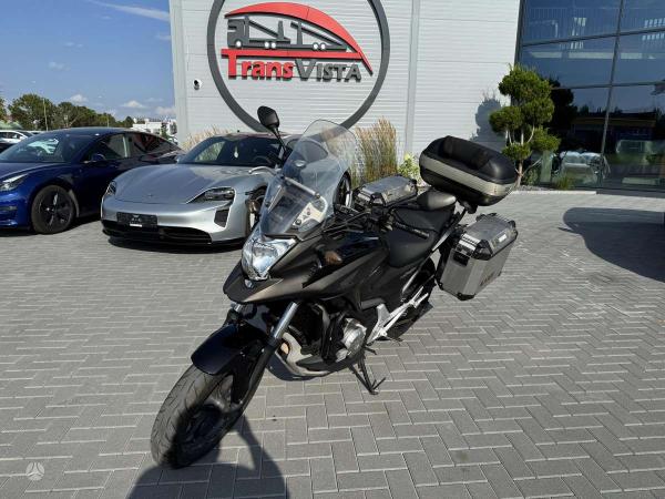 Black Honda NC 2013 in Telschi, with an engine capacity of 0.67 L and mileage of 31 thousand km for 3700 €, photo 1 on AUTOMOTO.COM.LV