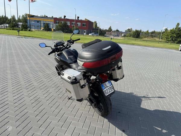 Black Honda NC 2013 in Telschi, with an engine capacity of 0.67 L and mileage of 31 thousand km for 3700 €, photo 4 on AUTOMOTO.COM.LV