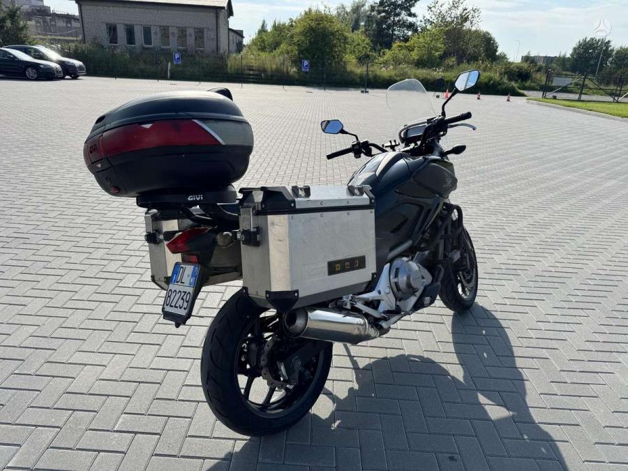 Black Honda NC 2013 in Telschi, with an engine capacity of 0.67 L and mileage of 31 thousand km for 3700 €, photo 7 on AUTOMOTO.COM.LV