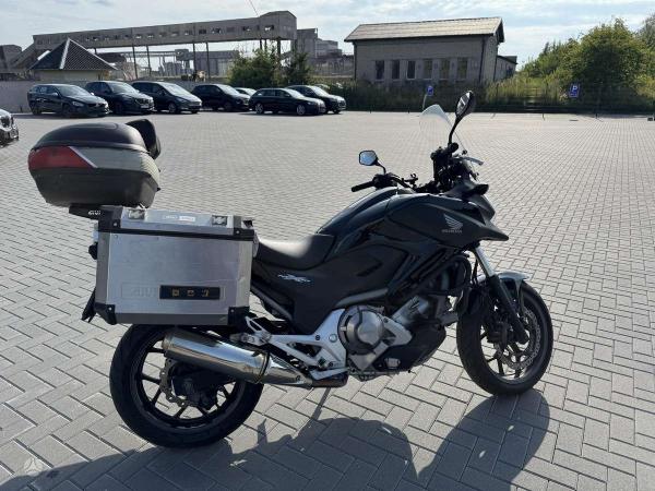 Black Honda NC 2013 in Telschi, with an engine capacity of 0.67 L and mileage of 31 thousand km for 3700 €, photo 7 on AUTOMOTO.COM.LV