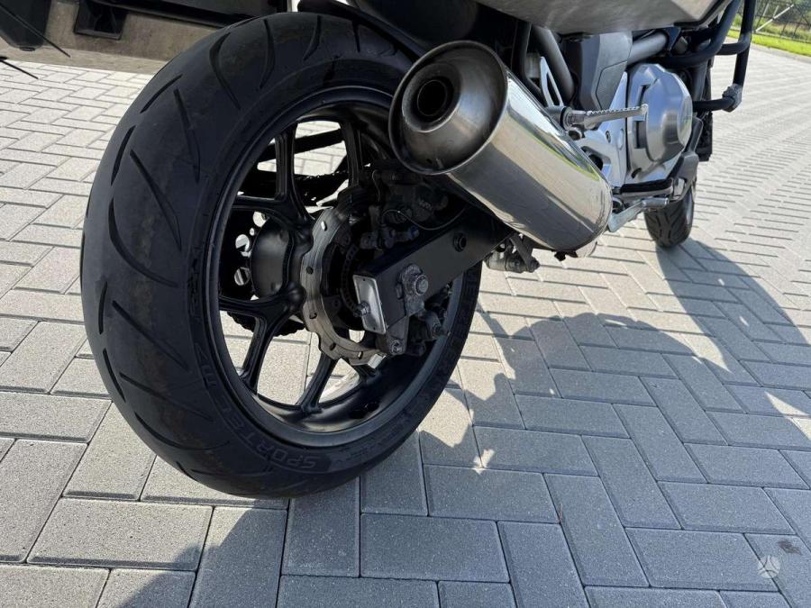 Black Honda NC 2013 in Telschi, with an engine capacity of 0.67 L and mileage of 31 thousand km for 3700 €, photo 19 on AUTOMOTO.COM.LV