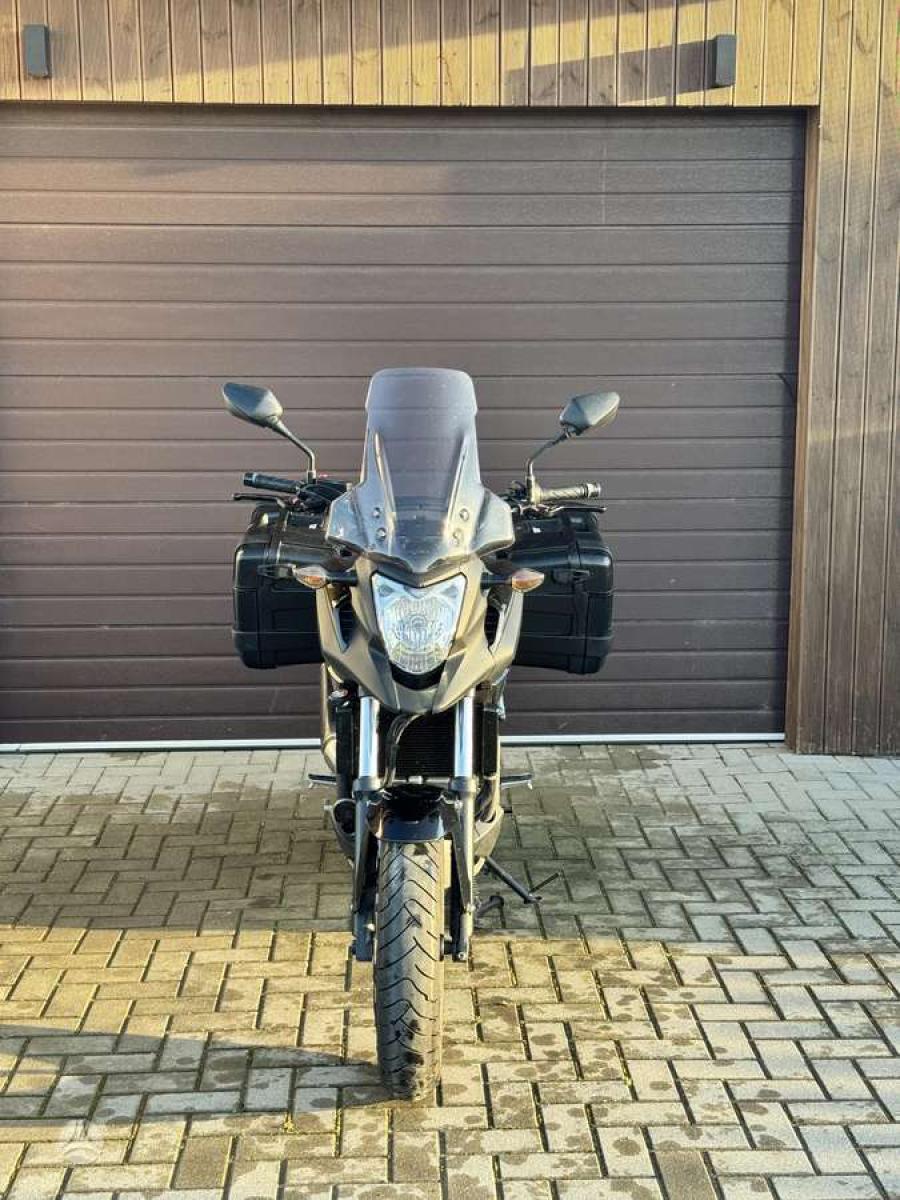 Black Honda NC 2013 in Panevezys, with an engine capacity of 0.70 L and mileage of 30 thousand km for 3900 €, photo 3 on AUTOMOTO.COM.LV