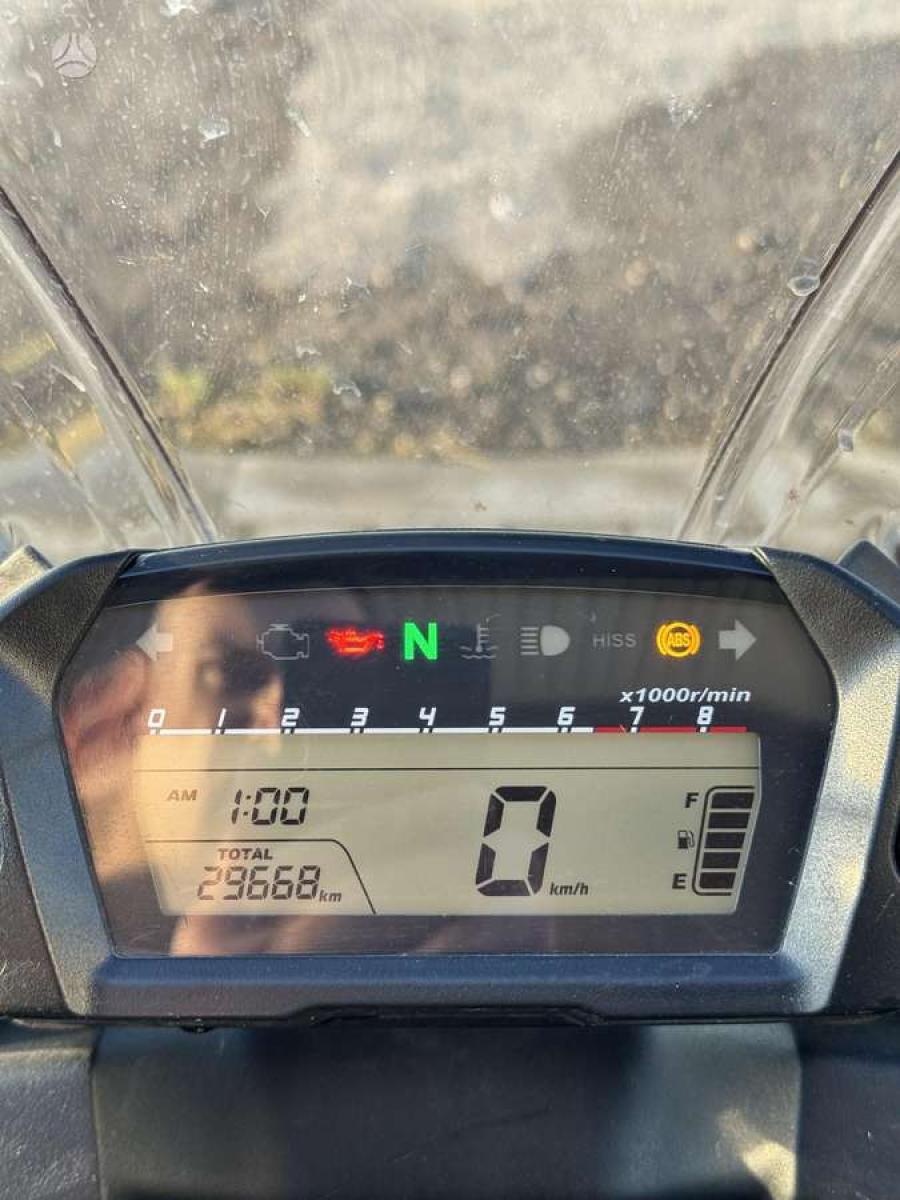 Black Honda NC 2013 in Panevezys, with an engine capacity of 0.70 L and mileage of 30 thousand km for 3900 €, photo 10 on AUTOMOTO.COM.LV