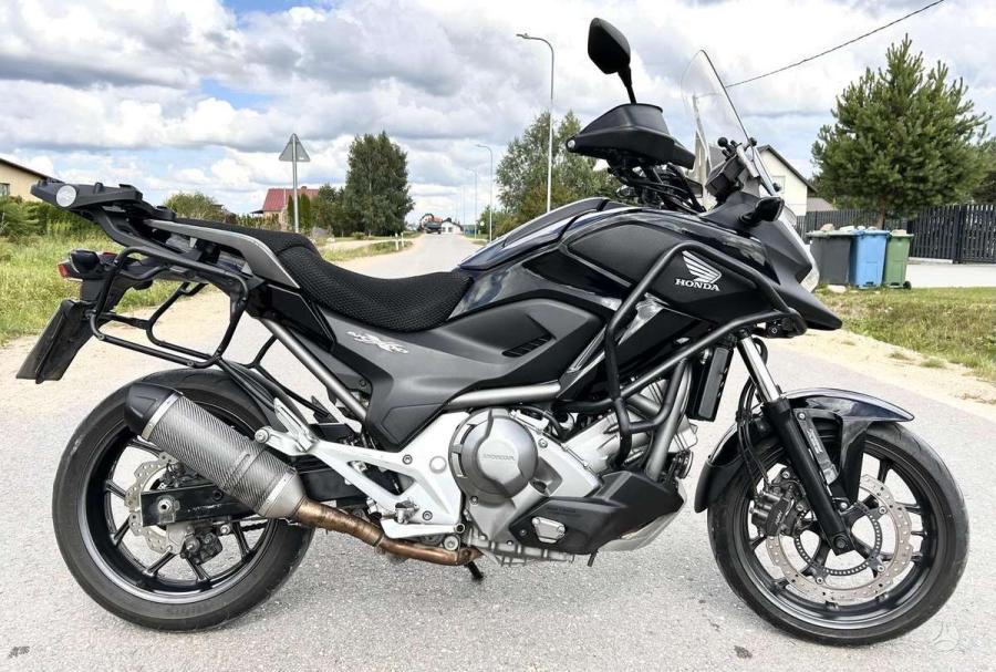 Melns Honda NC 2013 Viļņa, ar dzinēja tilpumu 0.67 L un nobraukumu 79 tūkst. km par 3350 €, foto 1 vietnē AUTOMOTO.COM.LV