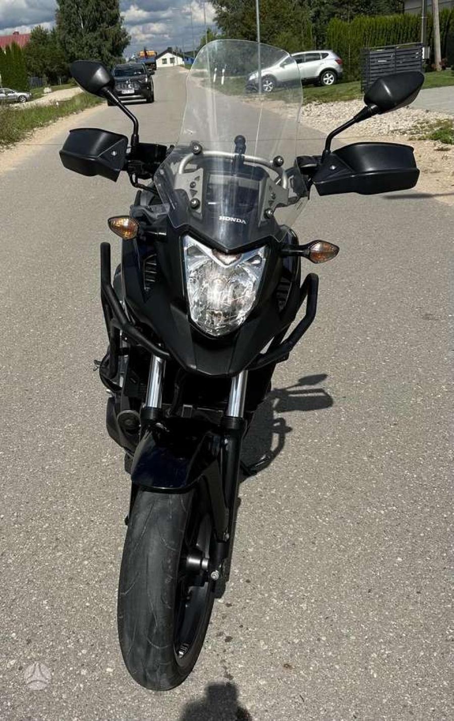 Melns Honda NC 2013 Viļņa, ar dzinēja tilpumu 0.67 L un nobraukumu 79 tūkst. km par 3350 €, foto 4 vietnē AUTOMOTO.COM.LV