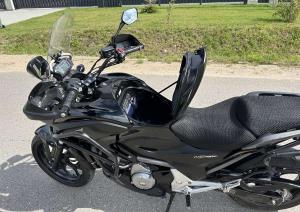 Melns Honda NC 2013 Viļņa, ar dzinēja tilpumu 0.67 L un nobraukumu 79 tūkst. km par 3350 €, foto 5 vietnē AUTOMOTO.COM.LV