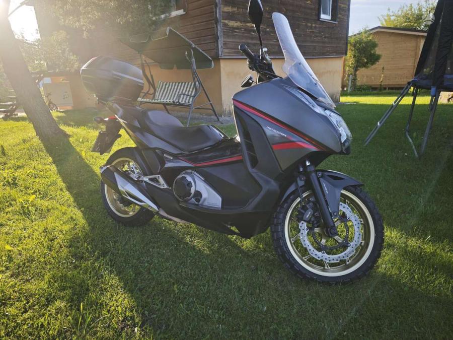 Black Honda NC 2014 in Utena, with an engine capacity of 0.75 L and mileage of 29 thousand km for 3500 €, photo 1 on AUTOMOTO.COM.LV