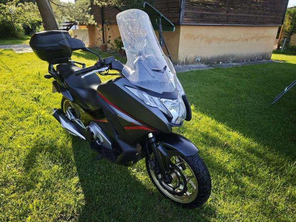 Black Honda NC 2014 in Utena, with an engine capacity of 0.75 L and mileage of 29 thousand km for 3500 €, photo 5 on AUTOMOTO.COM.LV
