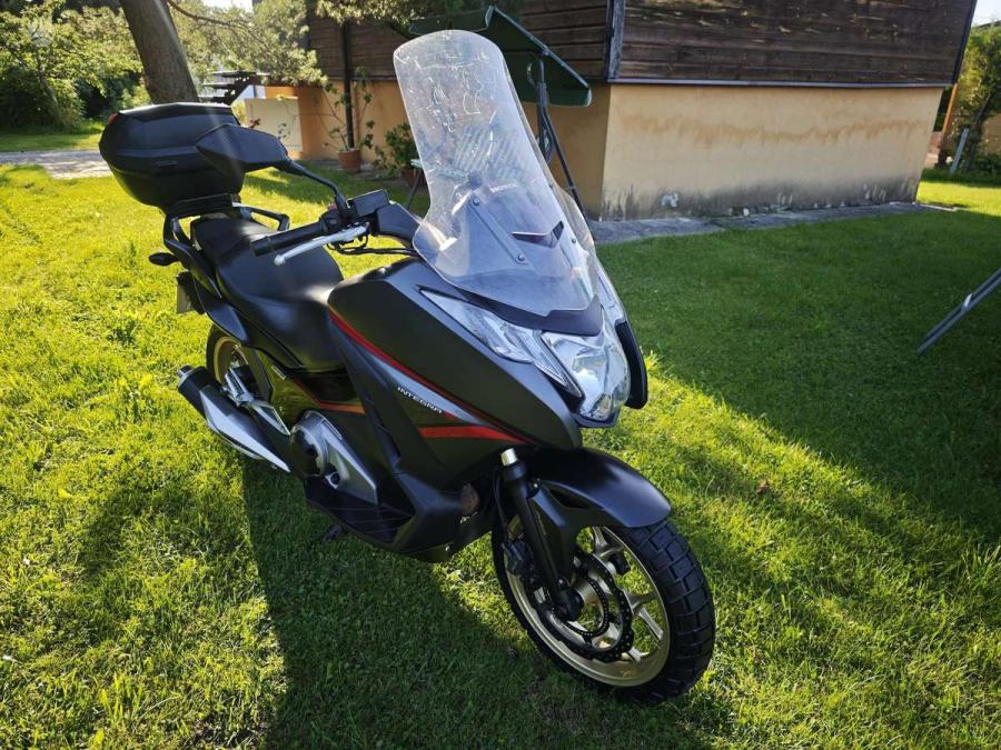 Black Honda NC 2014 in Utena, with an engine capacity of 0.75 L and mileage of 29 thousand km for 3500 €, photo 6 on AUTOMOTO.COM.LV