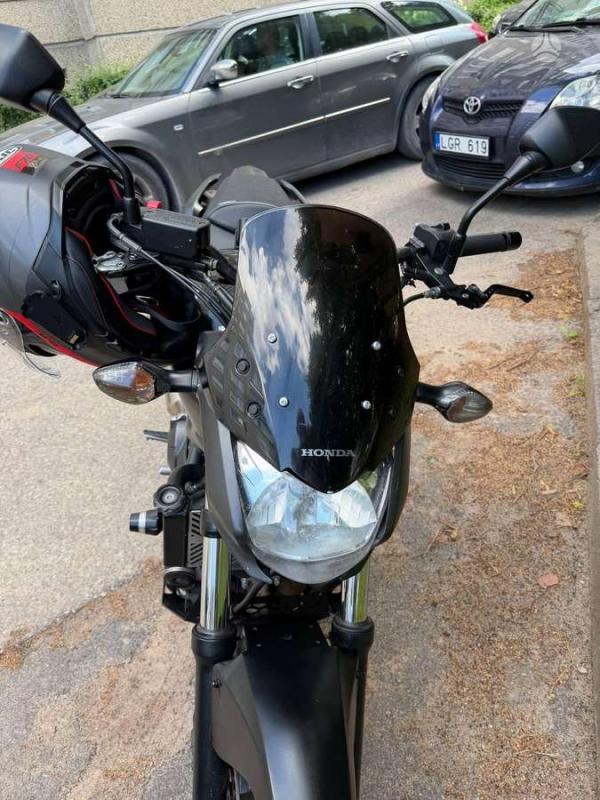 Melns Honda NC 2016 Viļņa, ar dzinēja tilpumu 0.75 L un nobraukumu 52 tūkst. km par 3199 €, foto 4 vietnē AUTOMOTO.COM.LV