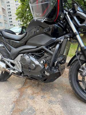 Black Honda NC 2016 in Vilnius, with an engine capacity of 0.75 L and mileage of 52 thousand km for 3199 €, photo 13 on AUTOMOTO.COM.LV