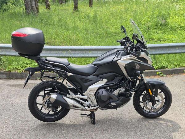 Melns Honda NC 2021 Anykščiai, ar dzinēja tilpumu 0.75 L un nobraukumu 22 tūkst. km par 6300 €, foto 2 vietnē AUTOMOTO.COM.LV