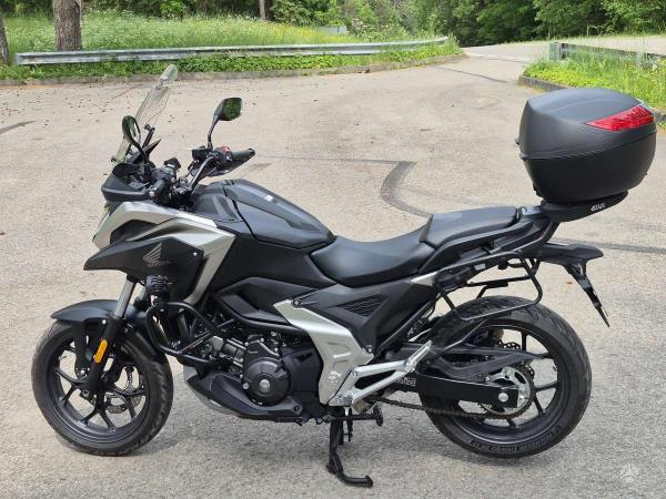 Melns Honda NC 2021 Anykščiai, ar dzinēja tilpumu 0.75 L un nobraukumu 22 tūkst. km par 6300 €, foto 5 vietnē AUTOMOTO.COM.LV