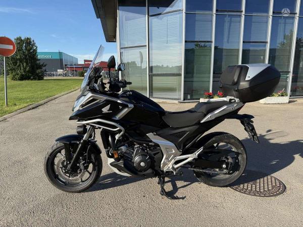 Black Honda NC 2025 in Siauliai, with an engine capacity of 0.75 L and mileage of 7 thousand km for 9000 €, photo 1 on AUTOMOTO.COM.LV